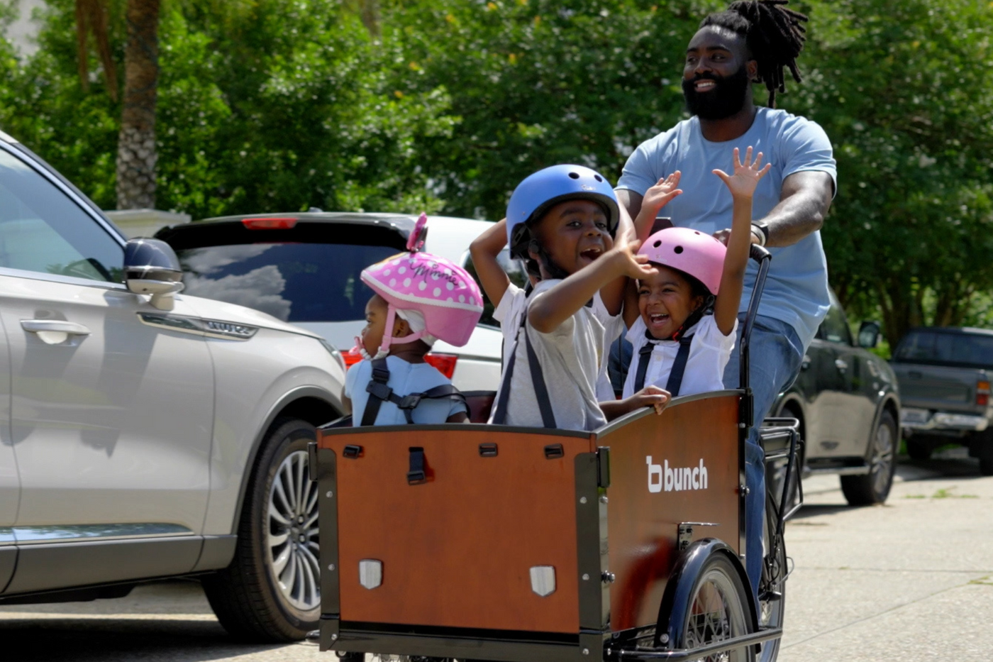 Bunch Bikes | Electric Cargo Bikes | Front Load Family 3-Wheel Trikes