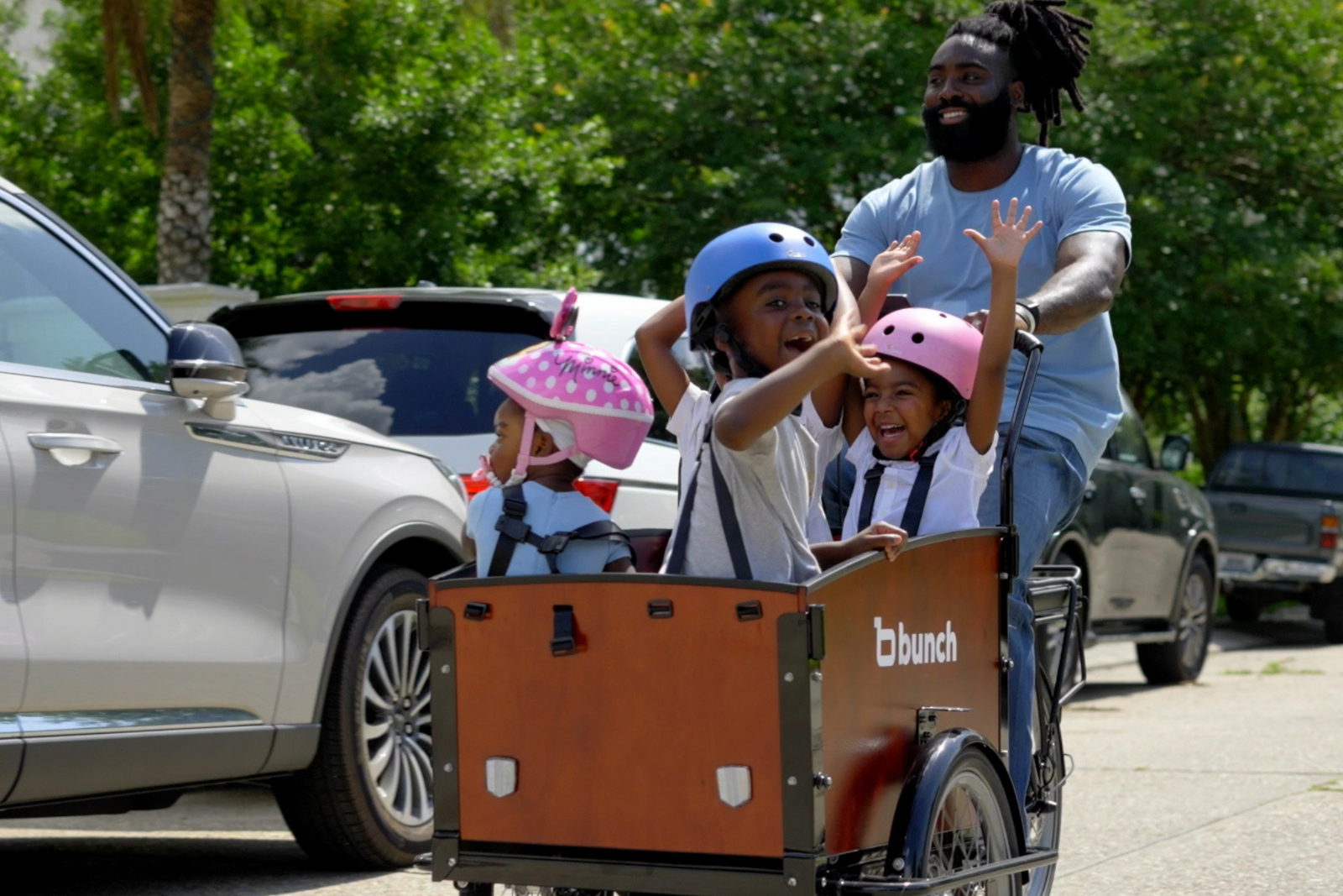 Bunch Bikes | Electric Cargo Bikes | Front Load Family 3-Wheel Trikes